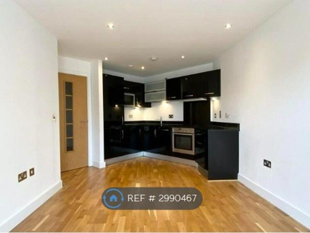 Pond Garth, York YO1, 2 bed flat to rent, £1,690 pcm | PrimeLocation