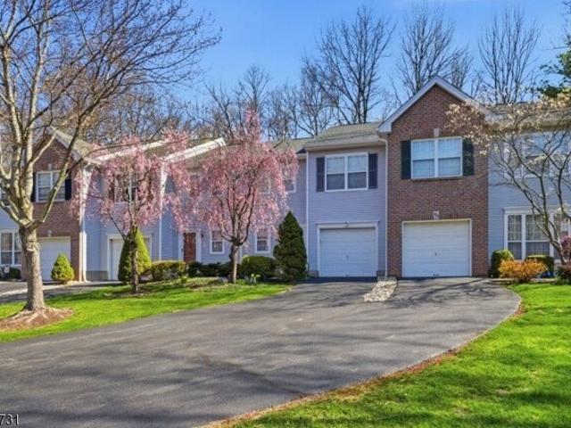 Pond Hollow Dr, Jefferson Township, Condo For Sale