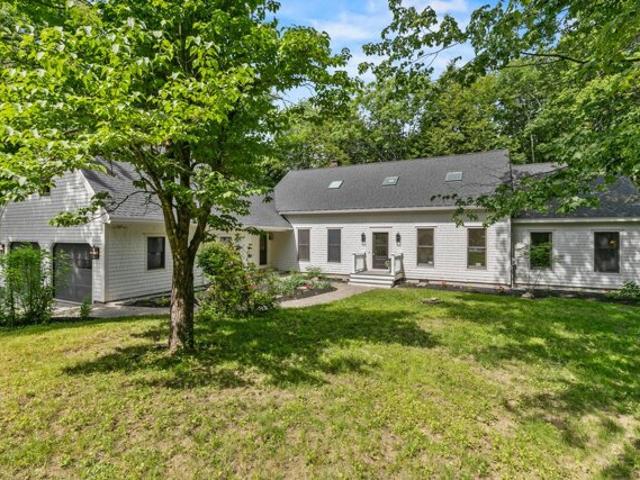 Pond Shore Dr, Cumberland, Home For Sale
