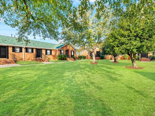 Ponderosa Apartments 2 Bedroom Apartment for Rent at 3016 Kenhill Drive, Charlotte, NC 28208 Ponderosa Wingate
