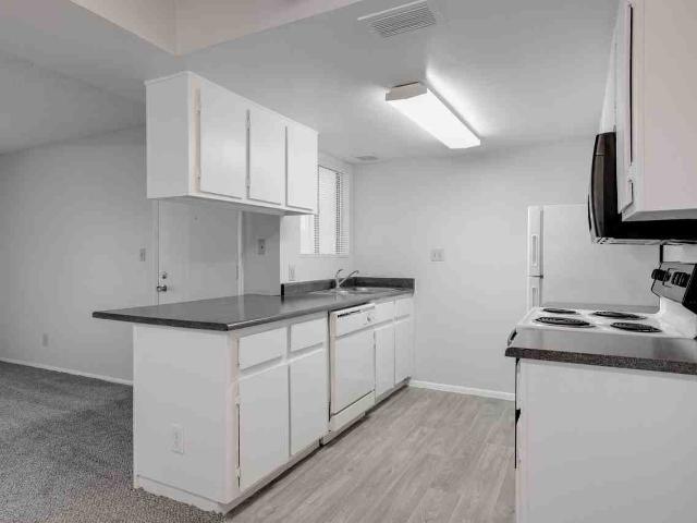 Ponderosa Ranch Apartments 2 Bedroom Apartment for Rent at 4839 S Darrow Dr, Tempe, AZ 85282