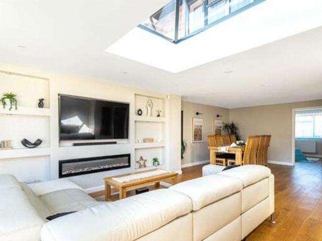Pondmoor Road, Bracknell, 4 Bedroom End