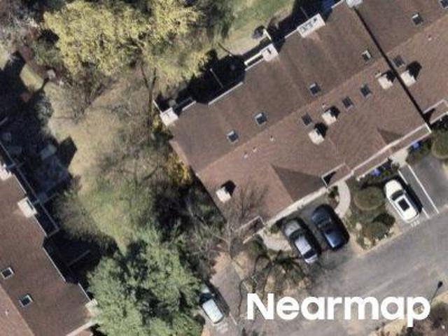 Pondside Dr