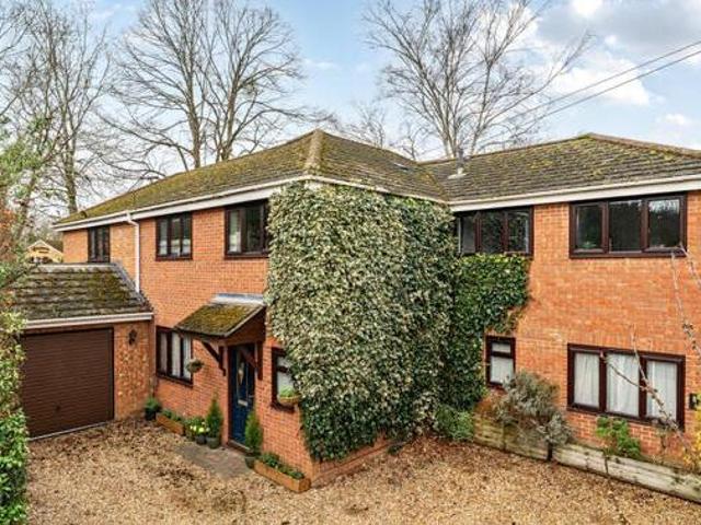 Pondtail Road, Fleet, 6 Bedroom Detached
