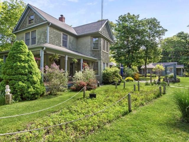 Ponquogue Ave, Hampton Bays, Home For Sale