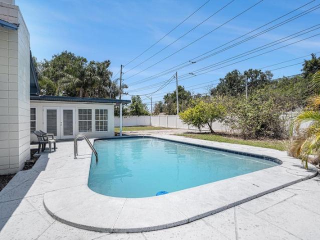 Pool Home in Southwest Lakeland ‍️ All utilities a