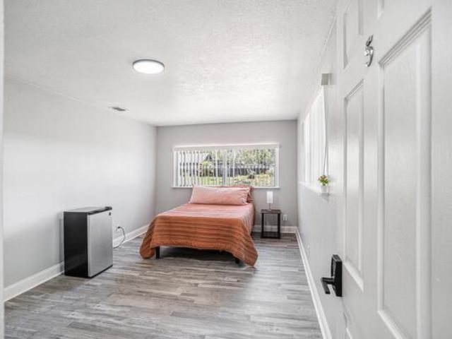 Pool Home in Southwest Lakeland ‍ All utilities and WiFi Included Convenient location on Edgewood Dr and Florida Ave