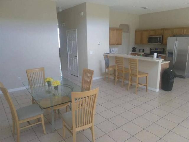 Pool home room for rent