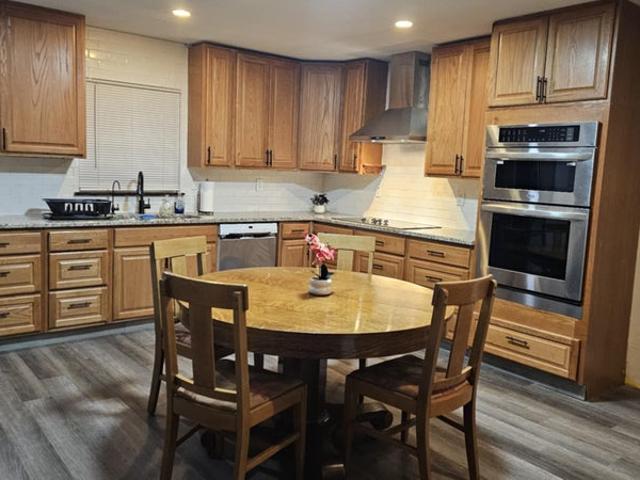 Pool, Kitchen & ️ Private Room in Renovated Ho