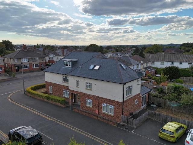 Poole 1 bed flat to rent £1,000 pcm £231 pw