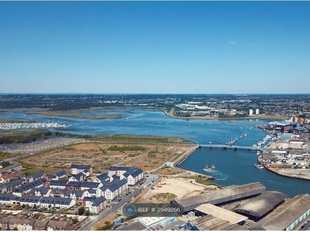 Poole, Poole BH15, 2 bed flat to rent, £1,300 pcm | PrimeLocation