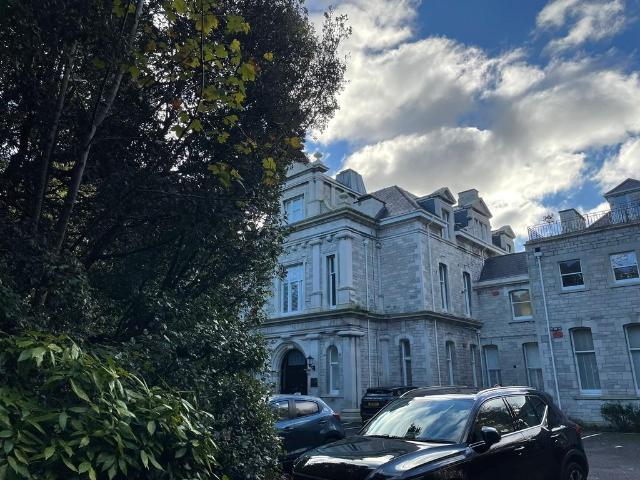 Poole Road, Westbourne, Bournemouth 2 bed apartment to rent £1,650 pcm £381 pw