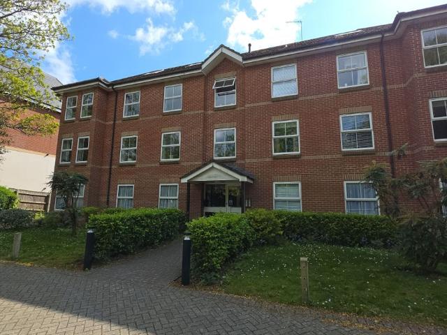 Poole Road, Westbourne, Bournemouth BH4, 2 bed flat to rent, £1,250 pcm | PrimeLocation