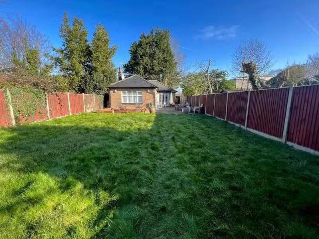 Pooley Green Road, Egham, Surrey, TW20 8AL