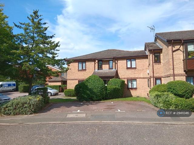Poets Chase, Aylesbury, HP21 2 bed flat to rent £1,000 pcm £231 pw