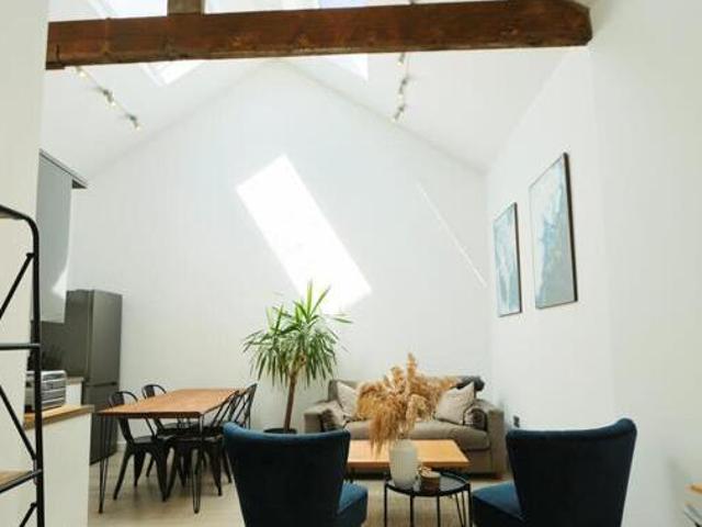 Poets Mews, North Street, 2 Bedroom Flat