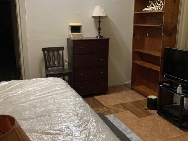 poe park room
