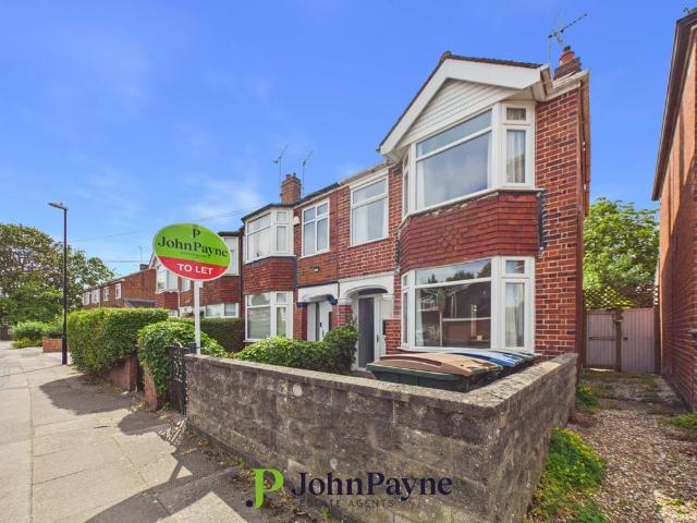 Poitiers Road, Cheylesmore, Coventry. 3 bed end of terrace house to rent £1,275 pcm £294 pw