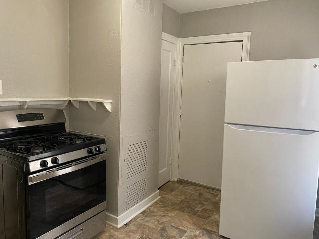 POINSETTIA DUPLEX 1 Bedroom Apartment for Rent at 947 Poinsettia, San Antonio, TX 78202 Harvard Place Eastlawn
