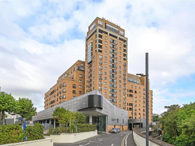 Point West, 116 Cromwell Road. Studio to rent £2,300 pcm £531 pw