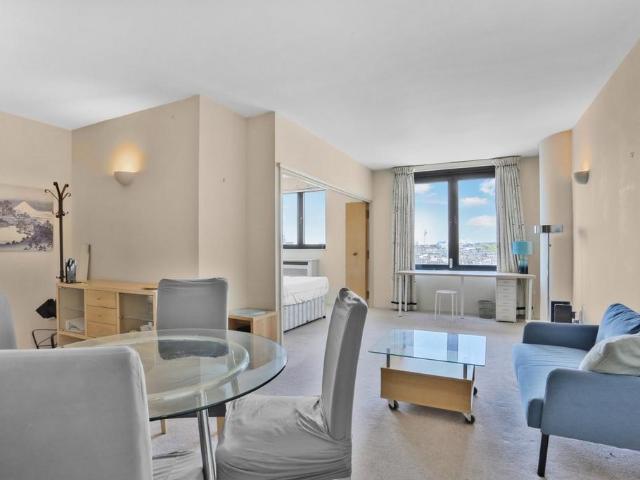 Point West, 116 Cromwell Road SW7 1 bed apartment to rent £2,804 pcm £647 pw