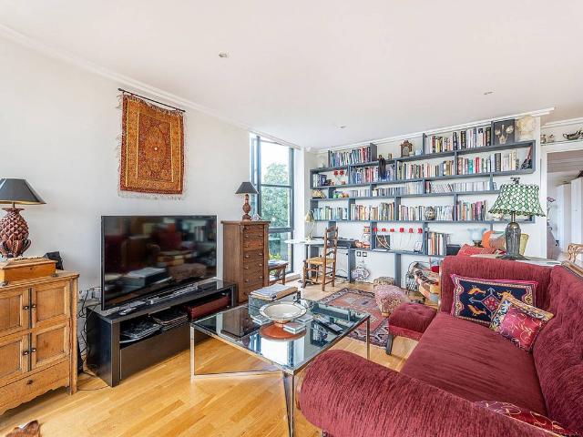 Point Wharf Lane, Brentford TW8, 2 bed flat to rent, £3,600 pcm | PrimeLocation
