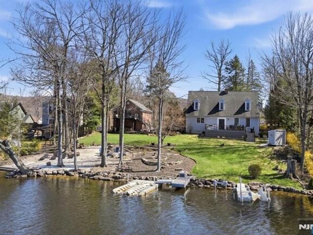 Point Breeze Dr, West Milford, Home For Sale