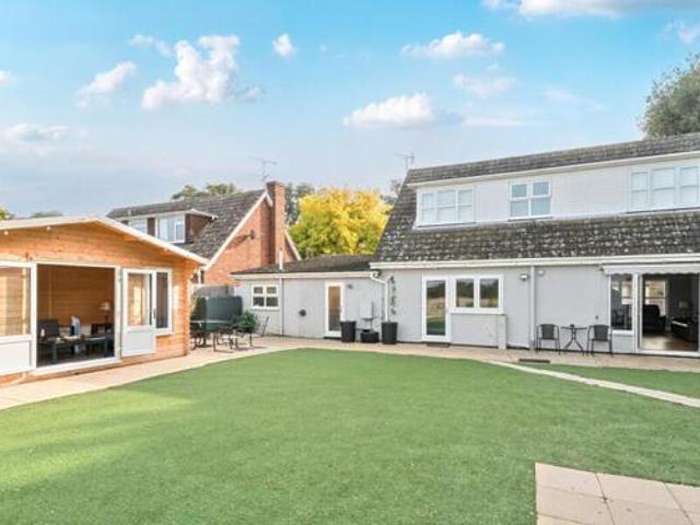 Point Clear Road, St. Osyth, 5 Bedroom Detached