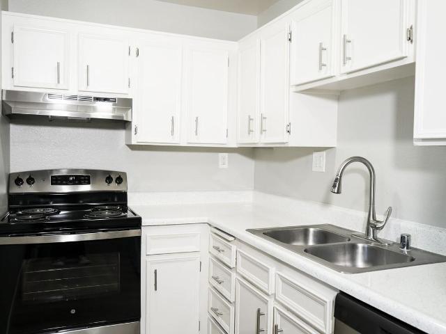 Point Loma Bay Apartments | Coastal Living Near the Beach 1 Bedroom Apartment for Rent at 2449 Soto St, San Diego, CA 92107 Point Loma Heights