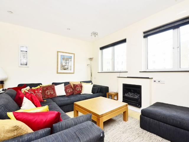 Point Pleasant, Wandsworth, London SW18, 2 bed flat to rent, £2,850 pcm | PrimeLocation
