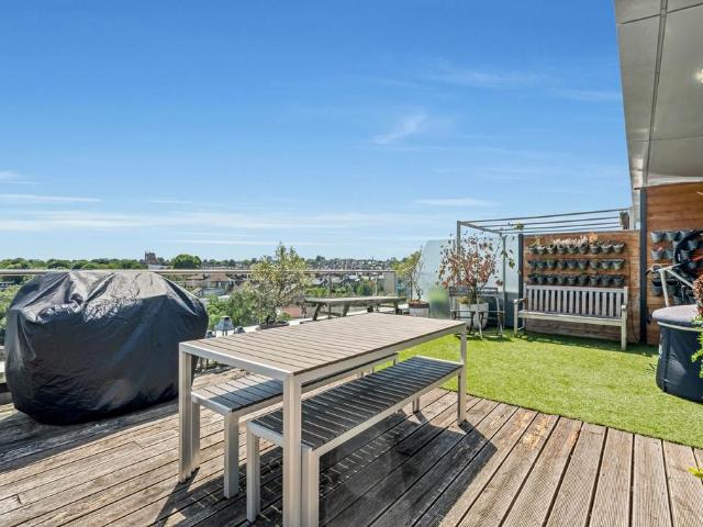 Point Pleasant, London, SW18 2 bed apartment to rent £3,250 pcm £750 pw