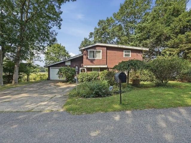 Point St, Freetown, Home For Sale