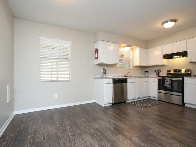 Pointe Ann Apartments 1 Bedroom Apartment for Rent at 1225 10th St N, Texas City, TX 77590