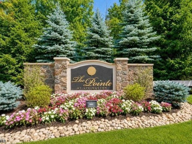 Pointe Gate Dr Unit,livingston, Condo For Sale