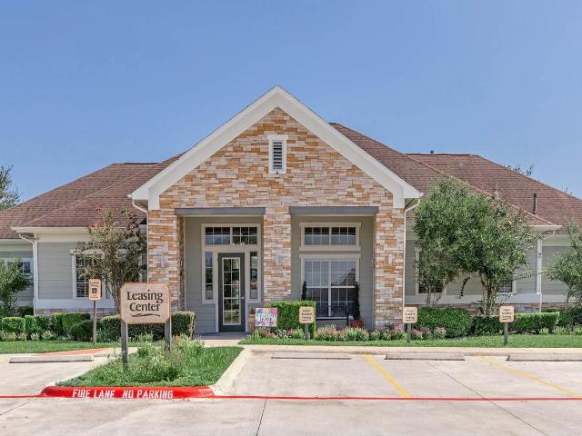 Pointe Royale Apartments 1 Bedroom Apartment for Rent at 4106 John Stockbauer Dr, Victoria, TX 77904