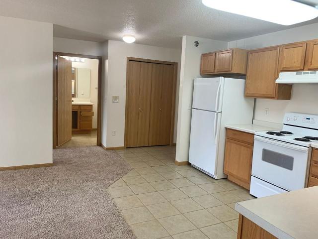 Pointe West I 1 Bedroom Apartment for Rent at 4201 33rd Ave S, Fargo, ND 58104 Points West