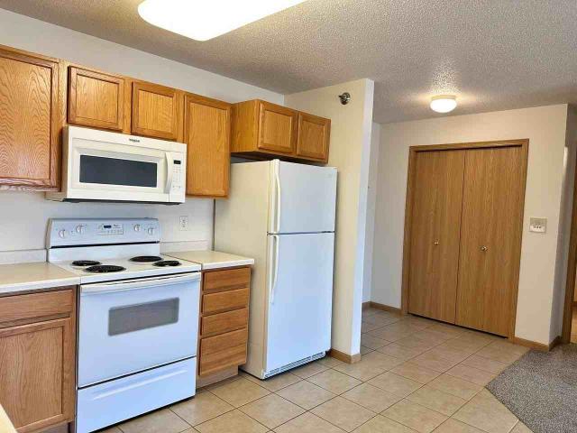 Pointe West II 2 Bedroom Apartment for Rent at 4221 33rd Ave S, Fargo, ND 58104 Points West
