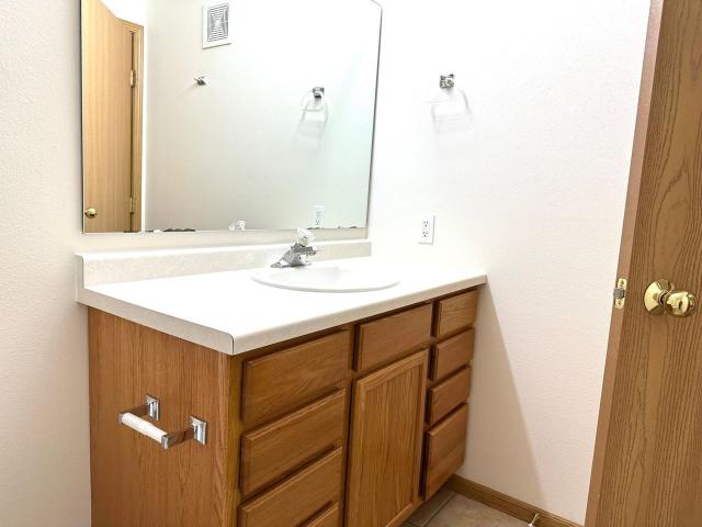 Pointe West IV 2 Bedroom Apartment for Rent at 4251 33rd Ave S, Fargo, ND 58104 Points West