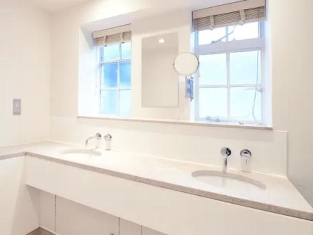 Poltrona Frau, 147 153 Fulham Road, London, SW3 6SD, United Kingdom | 1 bed apartment for rent #158430039 | Rentberry