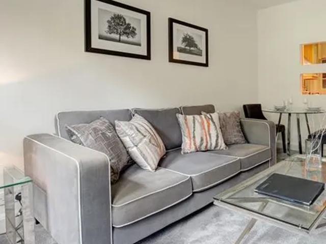Poltrona Frau, 147 153 Fulham Road, London, SW3 6SD, United Kingdom | 1 bed apartment for rent #167580708 | Rentberry