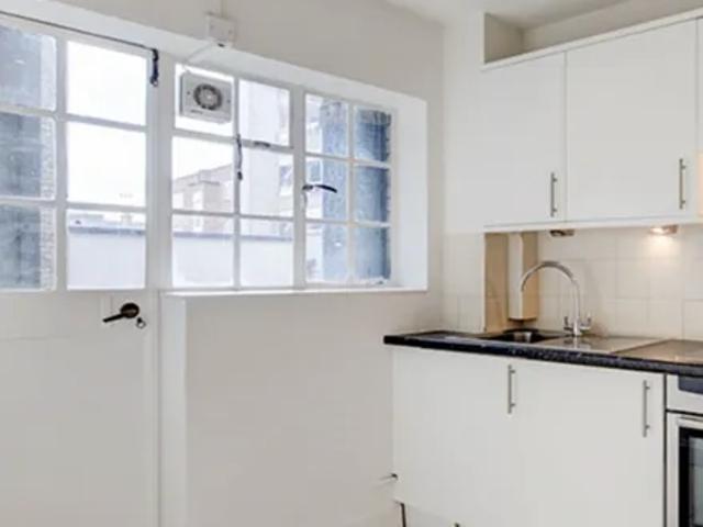 Poltrona Frau, 147 153 Fulham Road, London, SW3 6SD, United Kingdom | 2 bed apartment for rent #102638094 | Rentberry