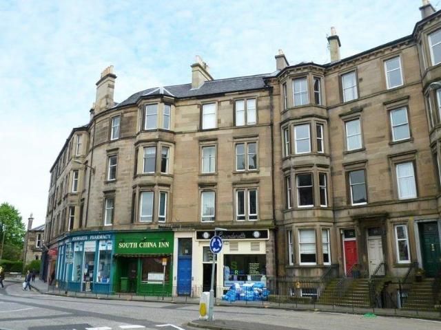 Polwarth Gardens, Edinburgh. 4 bed flat to rent £3,000 pcm £692 pw