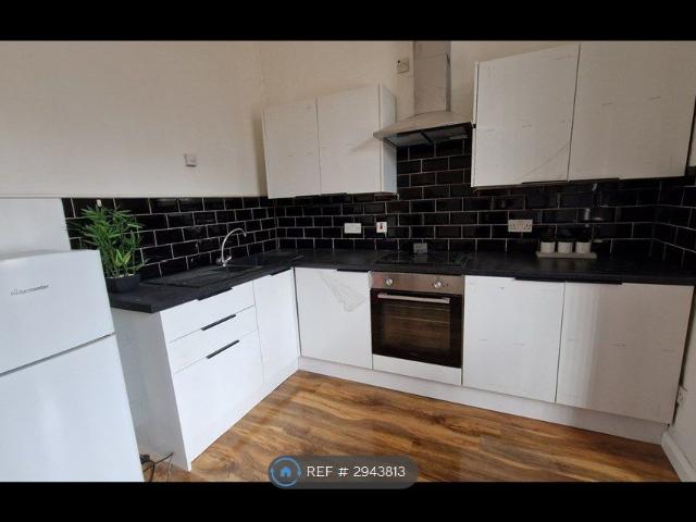 Polygon Road, Manchester M8, 3 bed flat to rent, £1,295 pcm | PrimeLocation