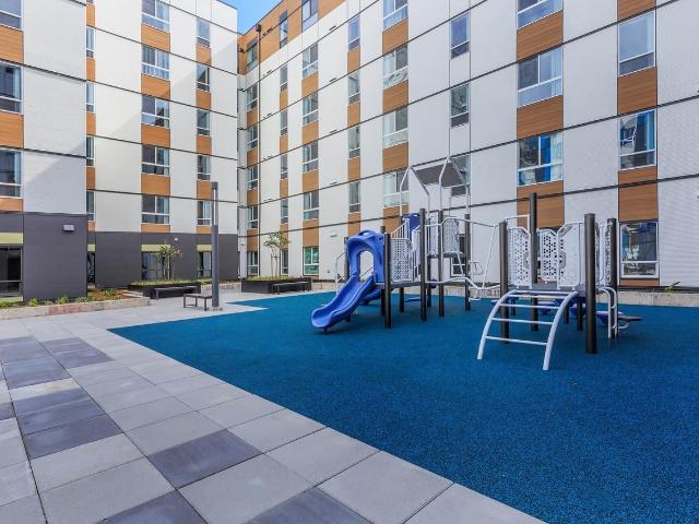Polaris at Eastgate 3 Bedroom Apartment for Rent at 13300 Se Eastgate Way, Bellevue, WA 98005