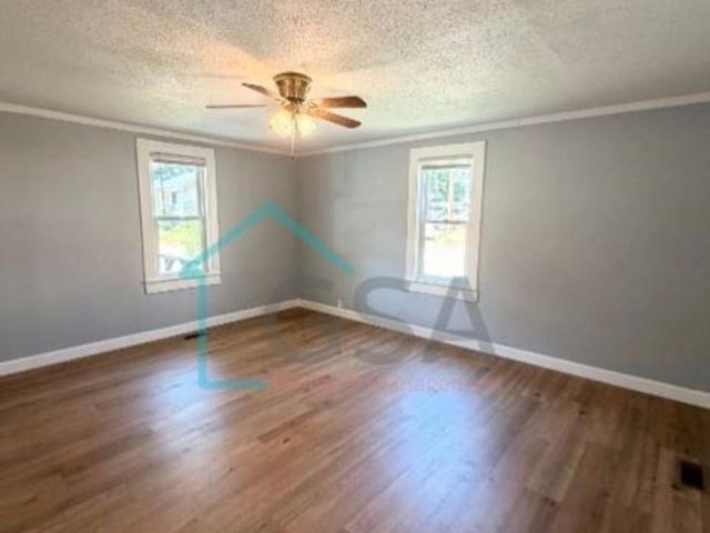 Poleo, LLC 3 Bedroom Apartment for Rent at 4113 E North St, Greenville, SC 29615