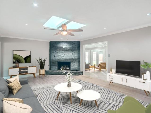 Polished Northwest Dallas home with quick North To