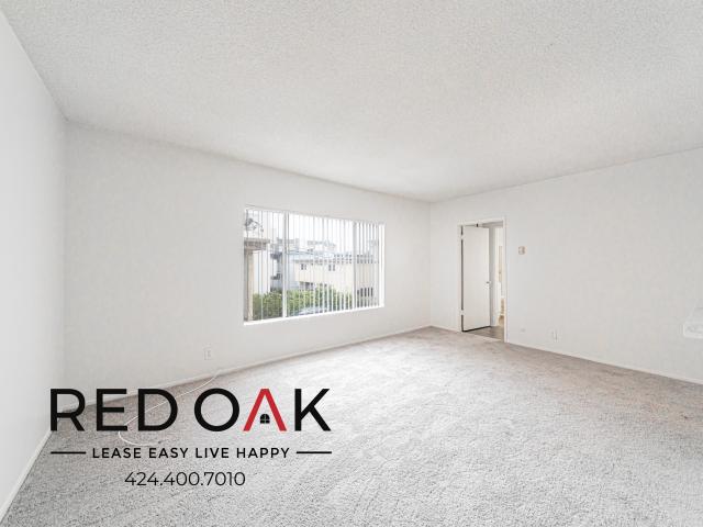 Polished One Bedroom with Plush Carpets and Stainless Steel Appliances ~ In Palms!