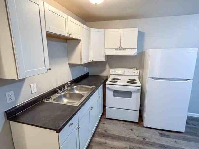 Polkview Apartments 2 Bedroom Apartment for Rent at 1321 Sw Polk St, Topeka, KS 66612 Central Park