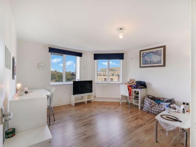 Pollard Close, Holloway N7, 1 bed flat to rent, £1,750 pcm | PrimeLocation