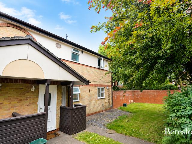 Pollards Green CM2, 2 bed flat to rent, £1,400 pcm | PrimeLocation
